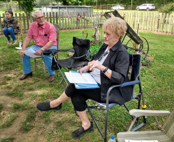 More than 60 Pittman descendants gather under Jackson oak trees to ...