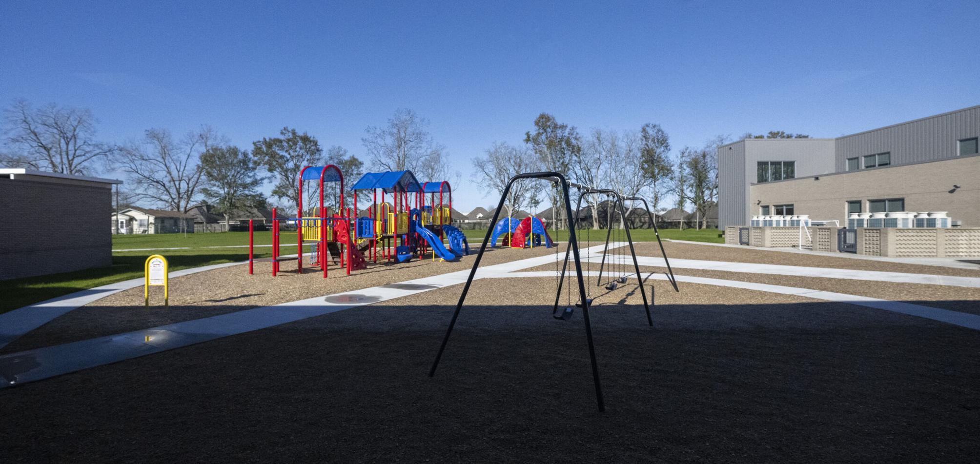 Carencro Bob Lilly Elementary ribbon cutting and tour | Photos ...