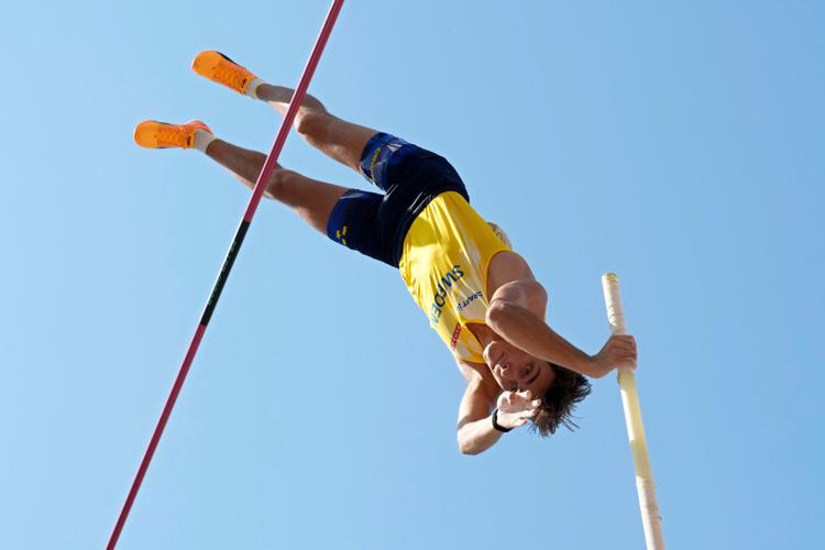 Former LSU star Mondo Duplantis picks up a gold at worlds | LSU ...