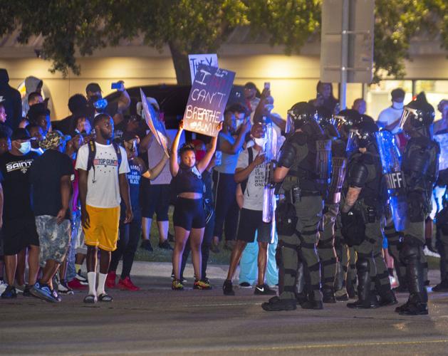 After peaceful start, protesters block Siegen and East Baton Rouge ...