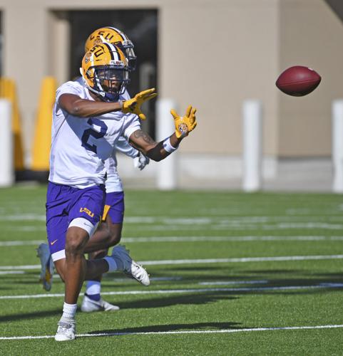 Watch: LSU WR Koy Moore, Baton Rouge police encounter bodycam video ...