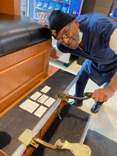 An unexpected airport friendship with the shoeshine man | Entertainment ...