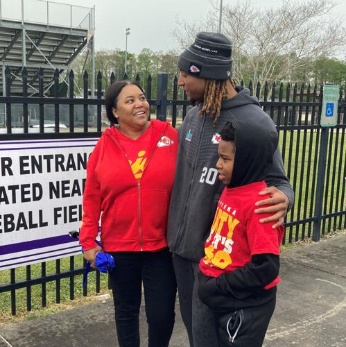 Super Bowl winning Justin Reid gets heroes welcome as he returns to ...