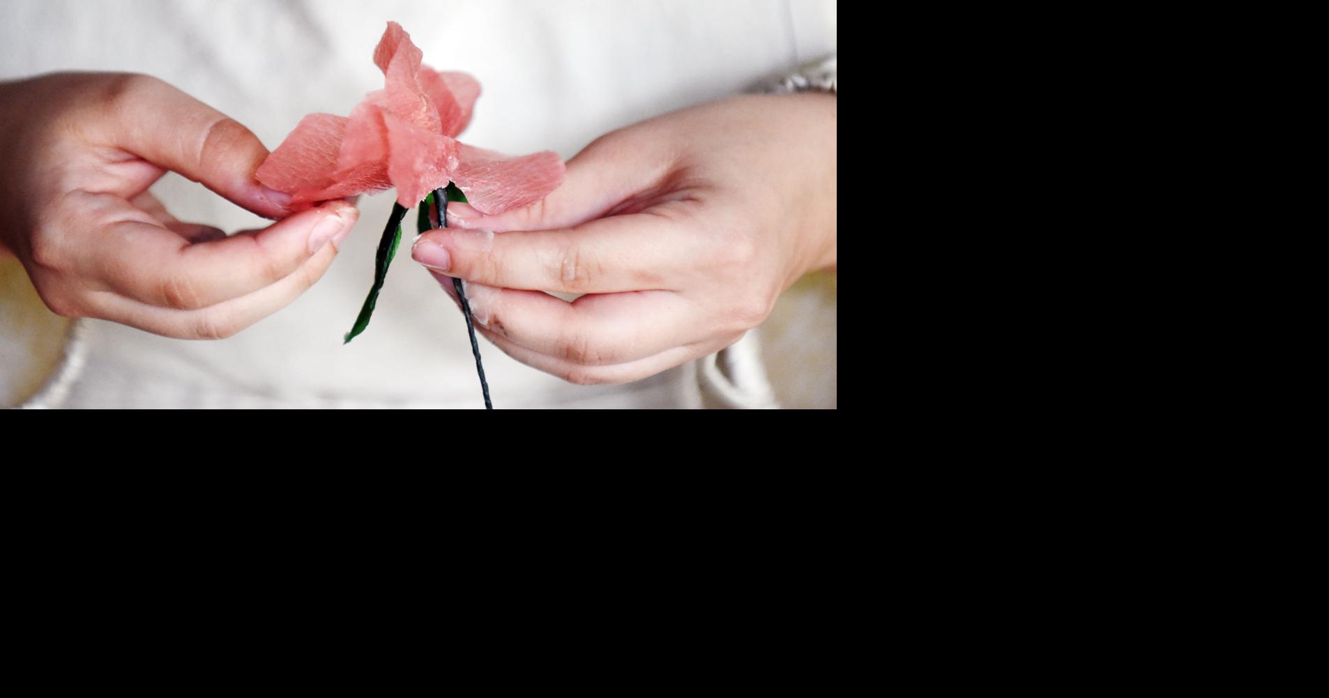 Photos: Vermilionville demonstration of All Saints' Day wax flower ...