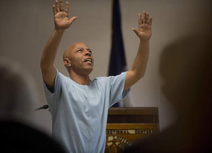 Hunt prison inmates learn sign language in first of its kind program ...