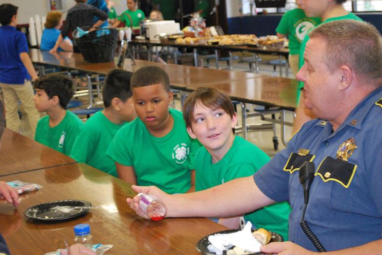 Lewis Vincent Elementary students Back the Blue | Livingston/Tangipahoa ...