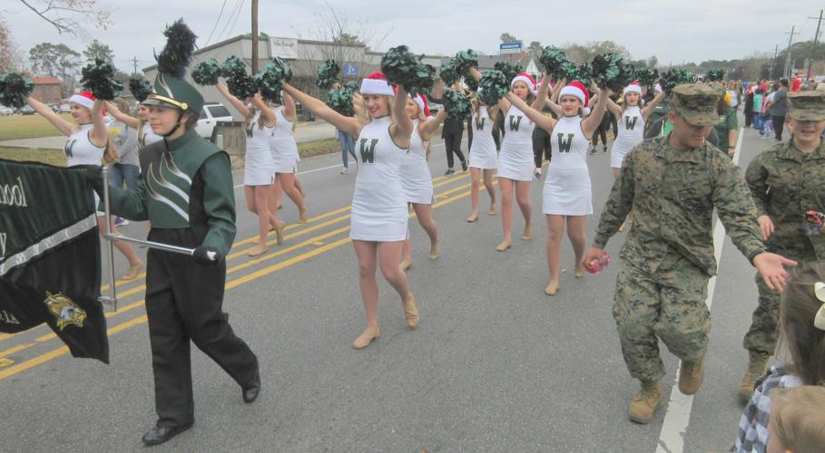 Walker Christmas parade ushers in holiday season | Livingston ...