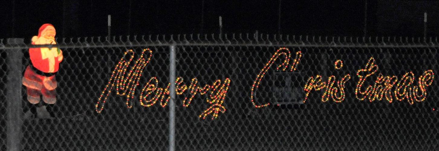 Walker lights up for Christmas decorations contest | Livingston ...