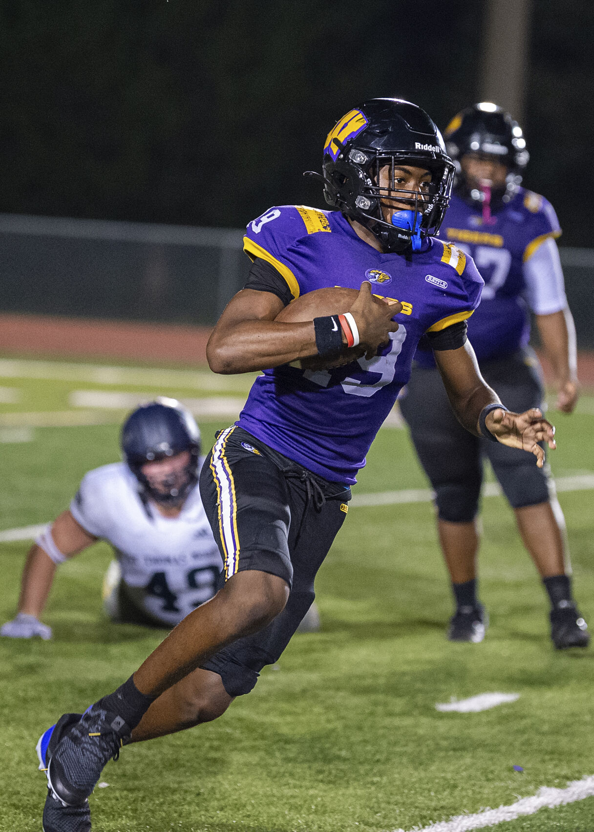 Strong defense, special teams push Westgate to home win | High Schools ...