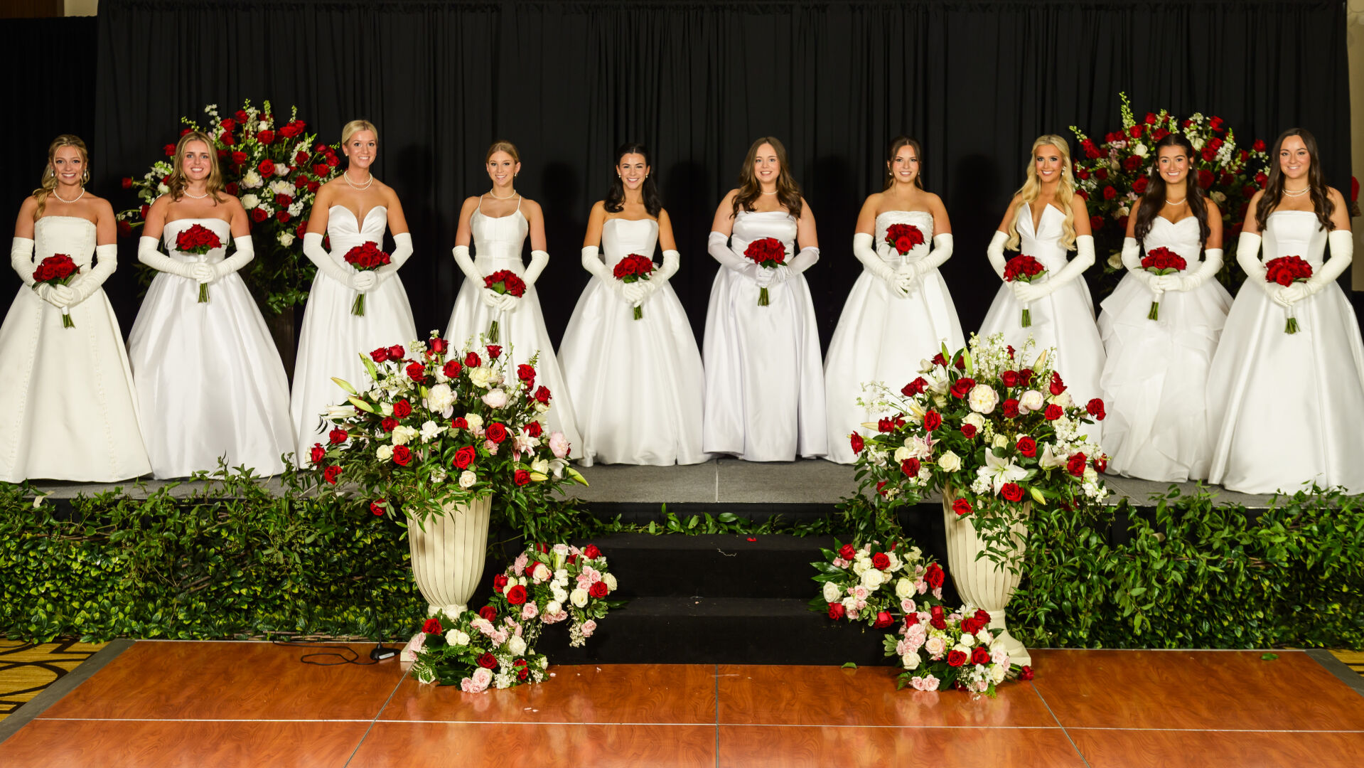 Le Cercle de Bacchus honors 10 debutantes at annual ball | Mardi Gras ...