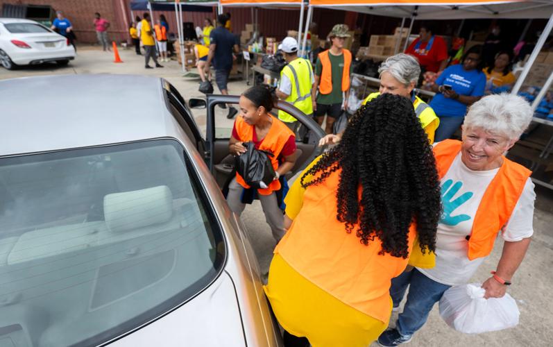 Free hurricane food distribution at Lafayette, LA food bank | Hurricane ...