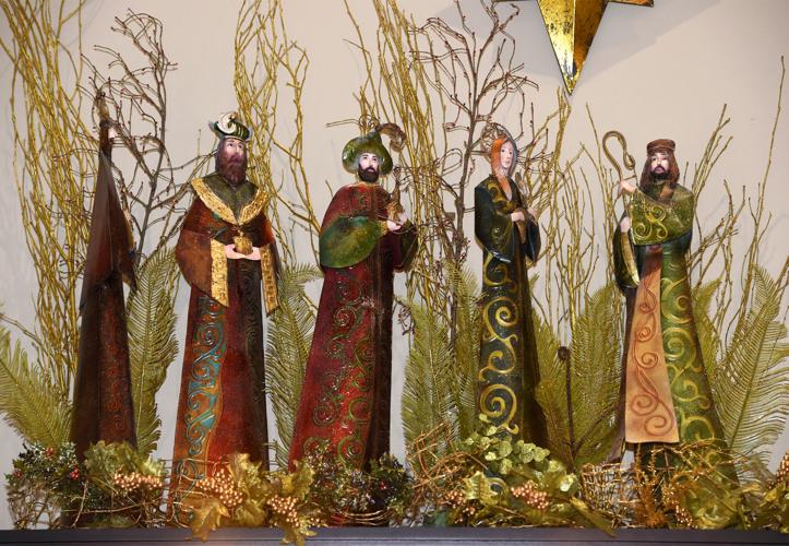 Gary Miller and Ralph Ostermann go 'over the top' for Christmas at ...