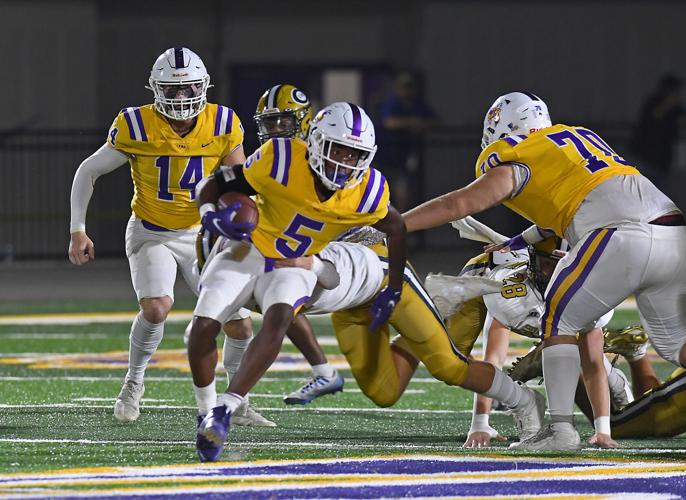 No. 9 Denham Springs puts clamps on No. 24 Covington in Division I ...