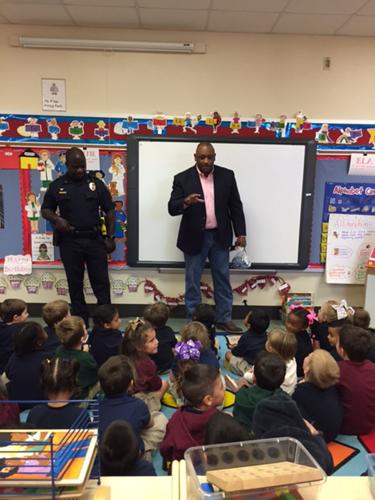 Police visit Central Primary kindergartners for community helpers ...
