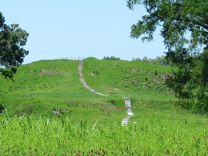 La. Travels: Poverty Point celebrating; touring Houmas House | Travel ...