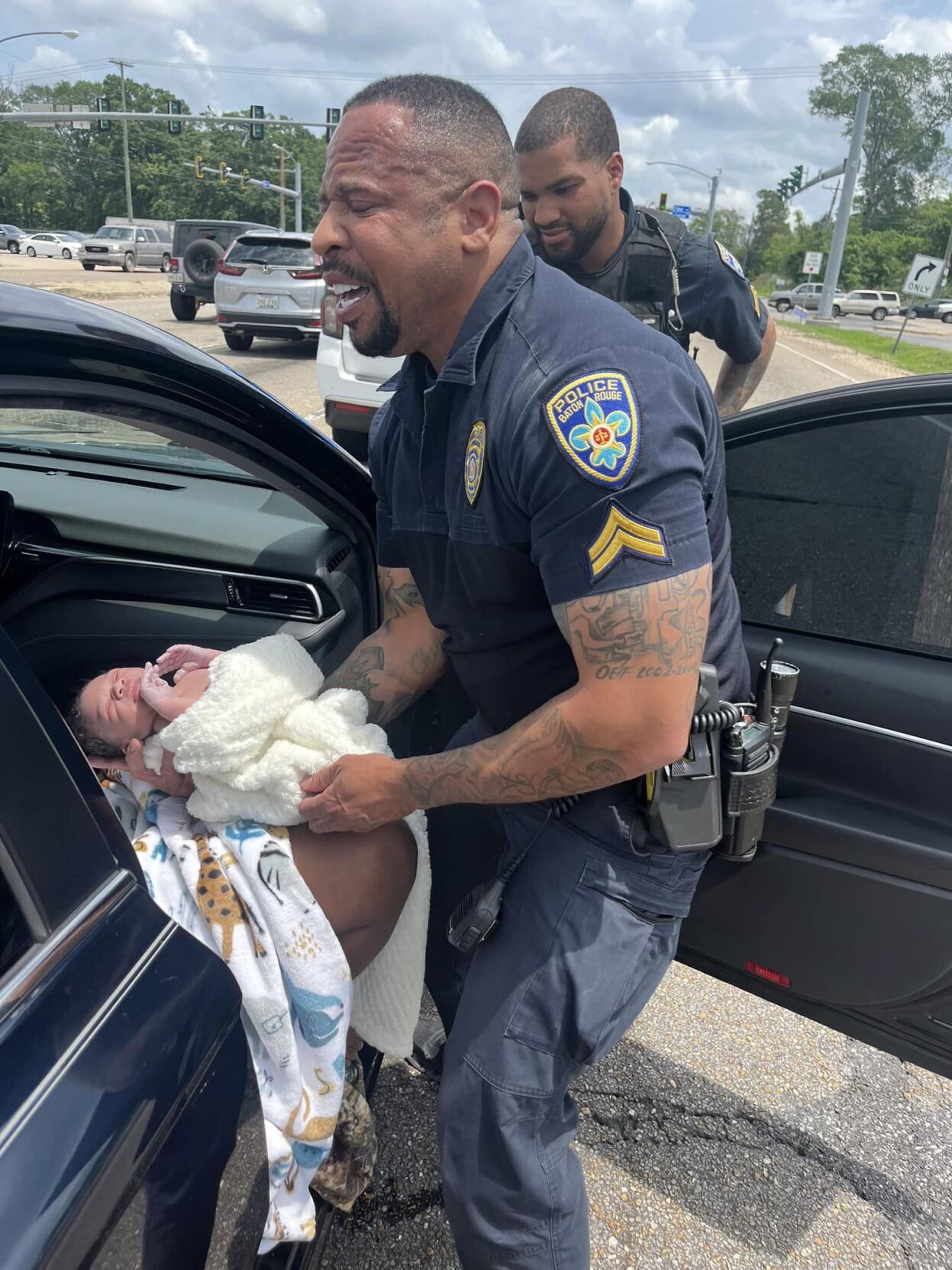 Baton Rouge police officer delivers baby on side of road | Crime/Police ...