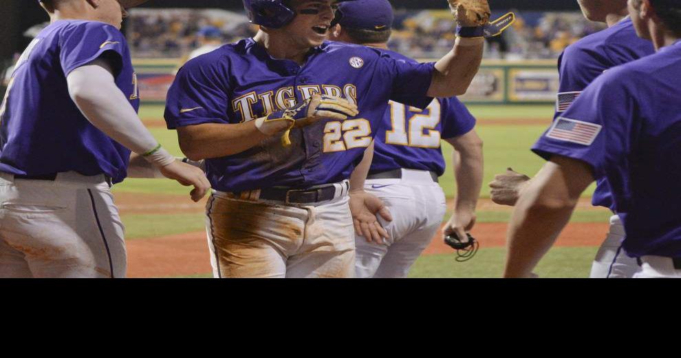 Second basemen Cole Freeman to return to LSU for senior season, keeping ...