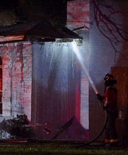 Baton Rouge firefighters battle house fire on Parkview | News ...