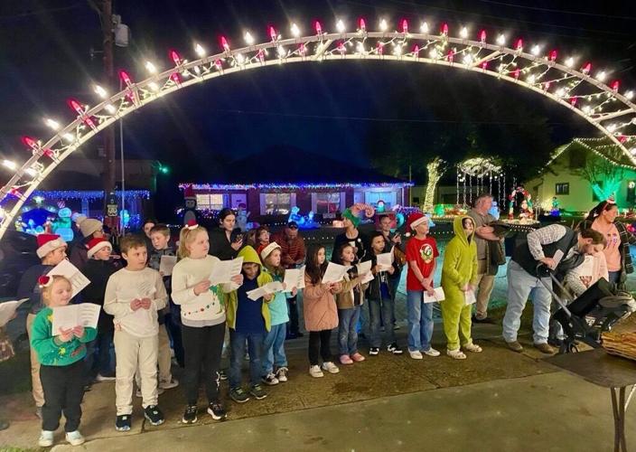 Pecan Street in Sulphur is covered in lights once again | Lake Charles ...