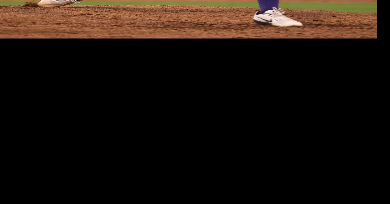 'Let me see who you are.' With a dozen new pupils, this fall is a ...