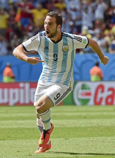 Gonzalo Higuain’s early goal lifts Argentina to first World Cup ...