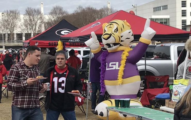 Take a walk through LSU, Georgia tailgates in 'The Backyard' before SEC ...