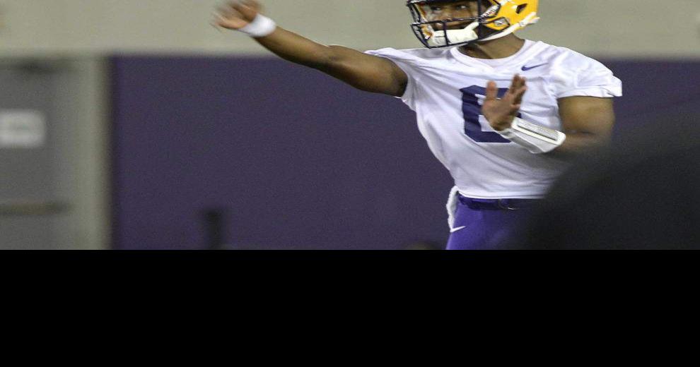 Ready to compete: After Year 1 on scout squad, QB Danny Etling battling ...