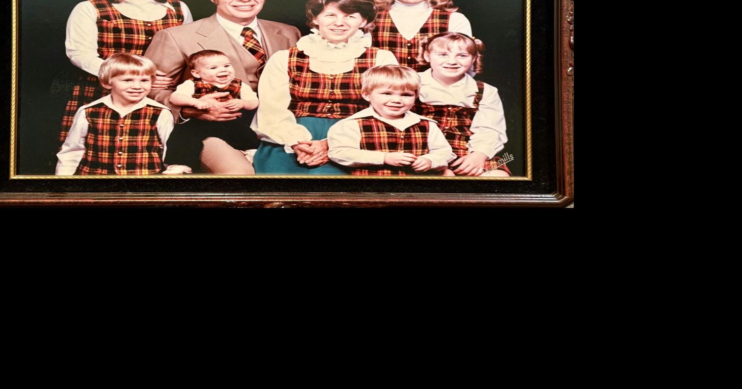West Baton Rouge Museum shows Awkward Family Photos | Entertainment ...