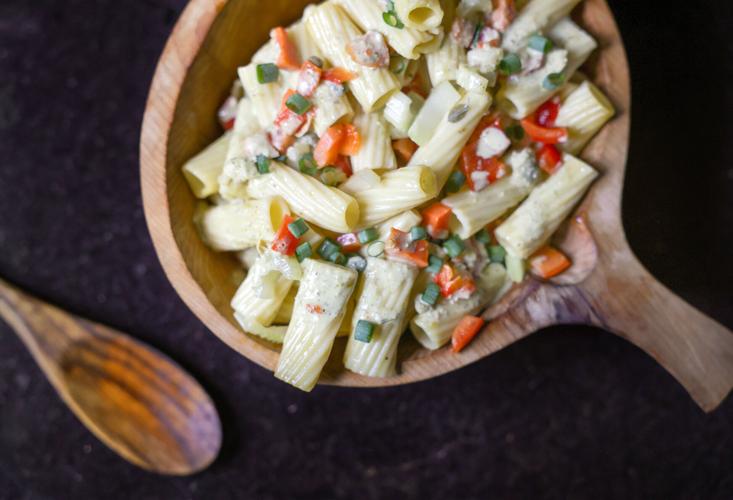 Picnic on tuna pockets, macaroni salad and parfait in a jar ...