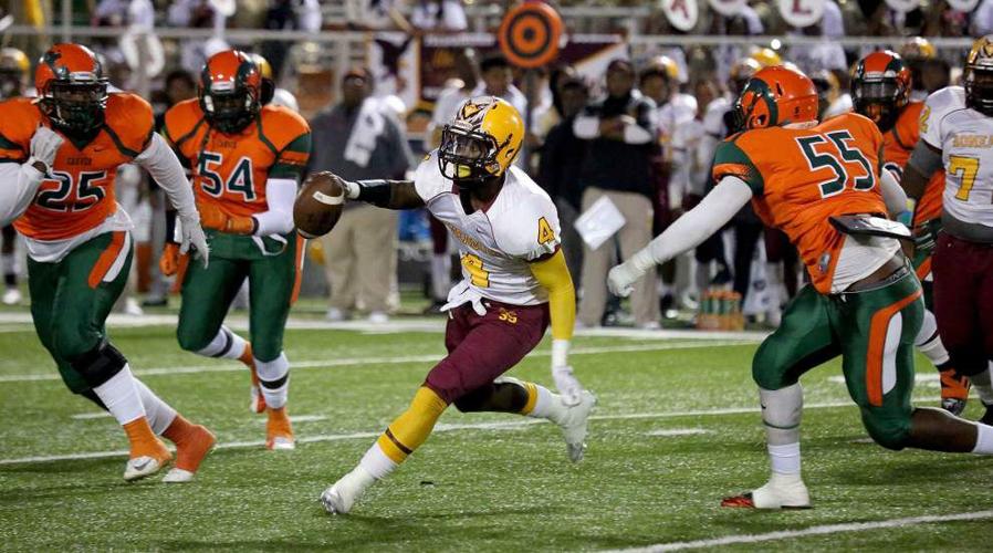 Wilson leads Roneagles’ fourth quarter rally for 27-20 district win ...