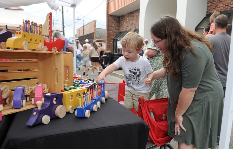From hair bows to fancy linens, Denham Springs Spring Fest draws crowds ...