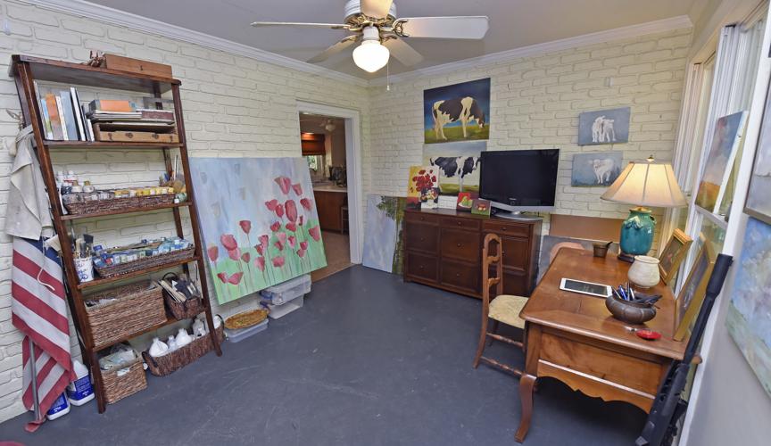 Leslie Gladney turns this Baton Rouge home into a 'Hays Town' with help ...