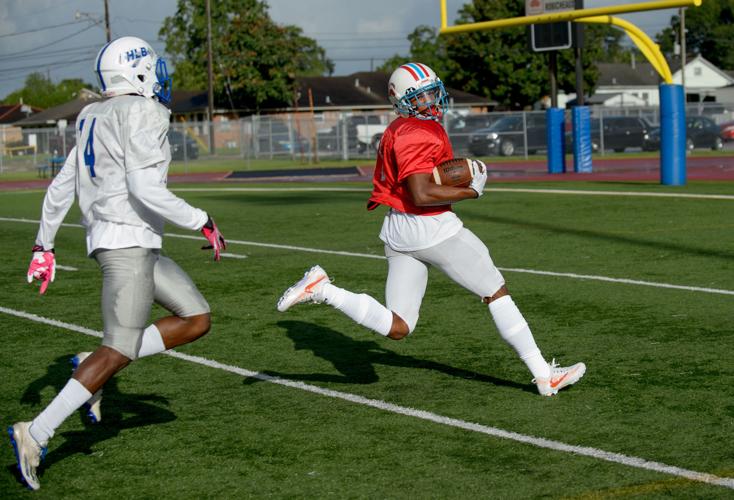 New-look Rummel offense flying high behind Chandler Fields | High ...