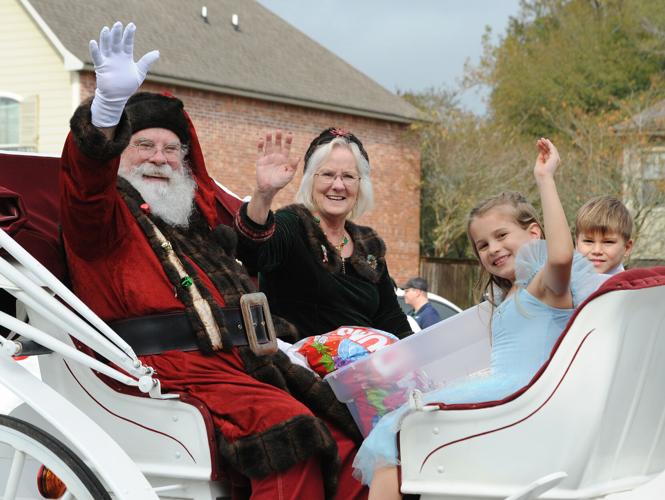 Bands, floats, horses join Santa for Walker Christmas parade ...