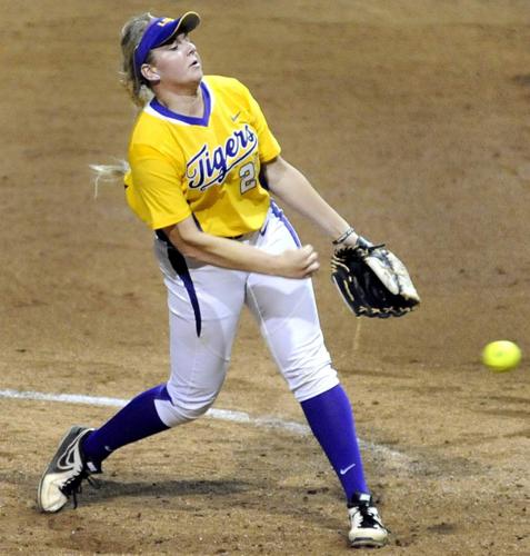 LSU softball team defeats Oklahoma 1-0 behind pitcher Carley Hoover ...