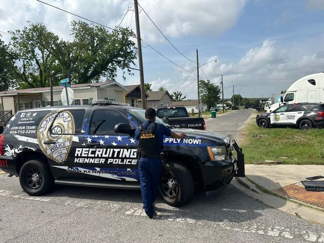 Suspect dead after Kenner standoff that left 3 officers shot | Crime ...