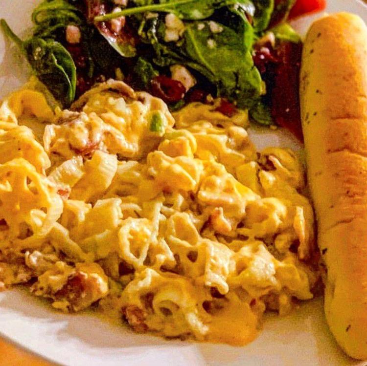 Cheesy Bacon Wagon Wheel Pasta appeals to toddlers and adults ...
