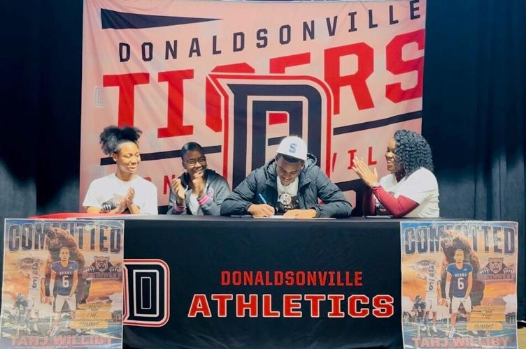 Ascension football players sign to play at next level, Shaq visits DTHS ...