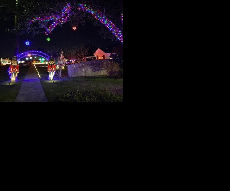 Pecan Street in Sulphur is covered in lights once again | Lake Charles ...