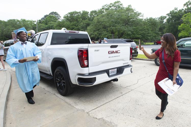 Zachary High Class of 2020 hold drive-thru graduation amid coronavirus ...