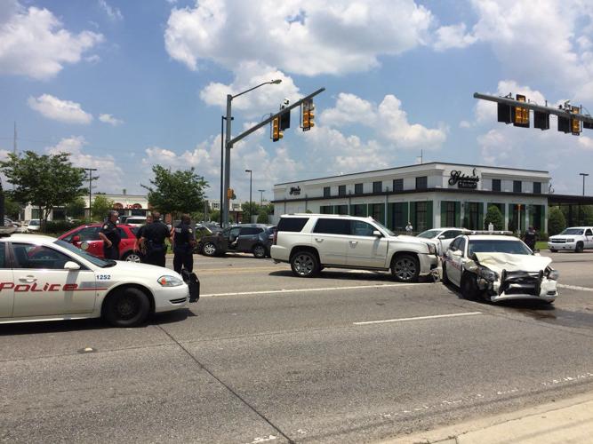 Baton Rouge officer hurt during 3-vehicle wreck while responding to ...