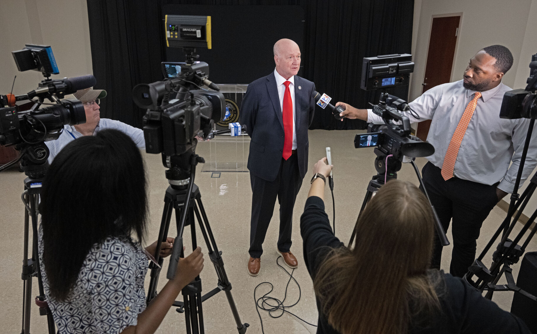 Mayor Edwards opens satellite office in north Baton Rouge | News ...