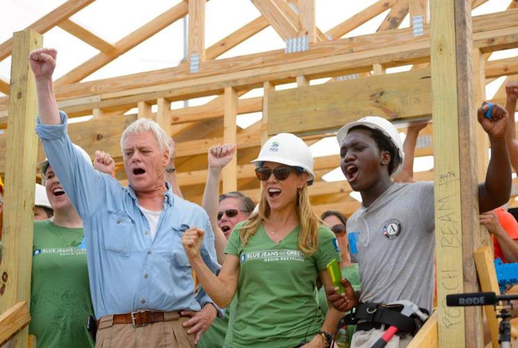 Turning blue jeans green: Sheryl Crow creates insulation for Katrina ...