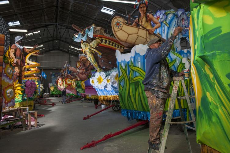Brush with illness can't stop renowned Rex float painter ...