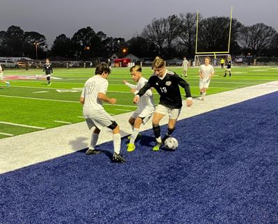 David Thibodaux cruises to opening-round playoff win over Erath | High ...