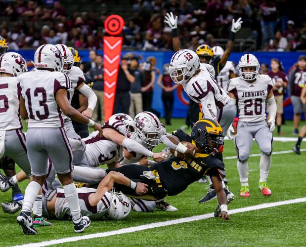 Shamar Smith powers St. James past Jennings 51-14 in Class 3A title ...