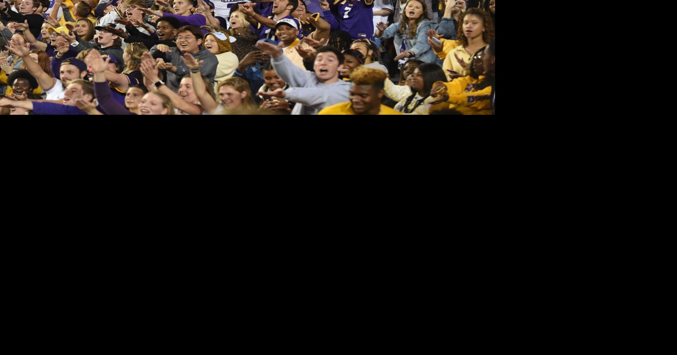 Watch: As LSU beat Florida, Tigers fans did 'Gator Chomp' ... or was it ...