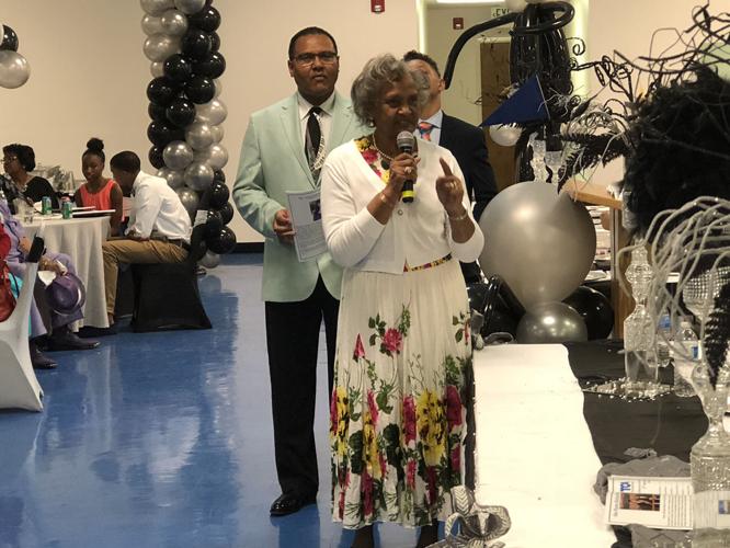 Overseer Richard Rayborn Sr. Scholarship Fund awards scholarships to ...