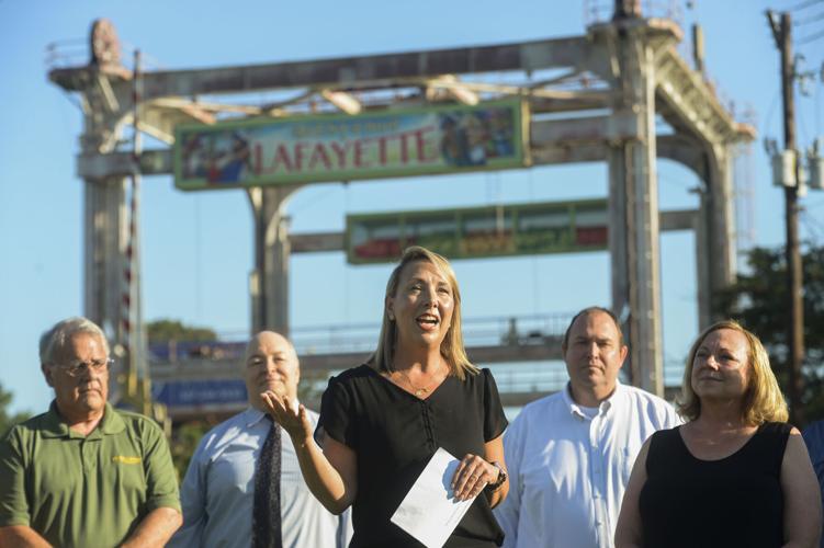 Iconic Robert Dafford murals installed on historic Pinhook Bridge in ...