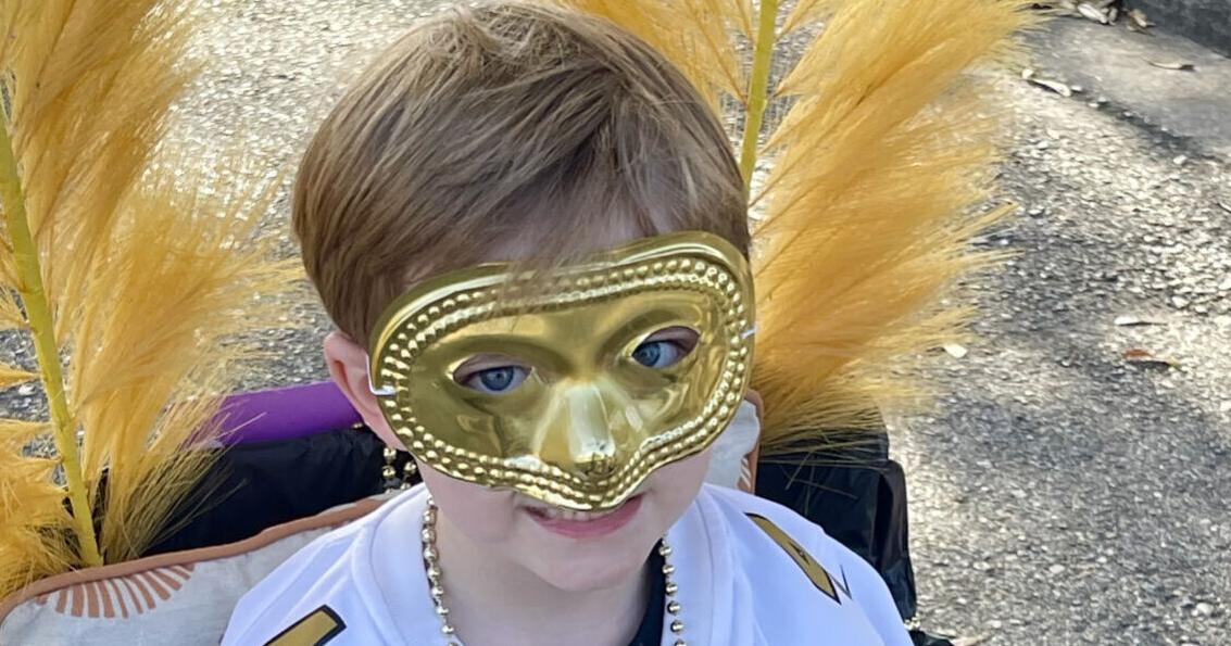 Fancy wagon floats ride in Zachary | Zachary | theadvocate.com